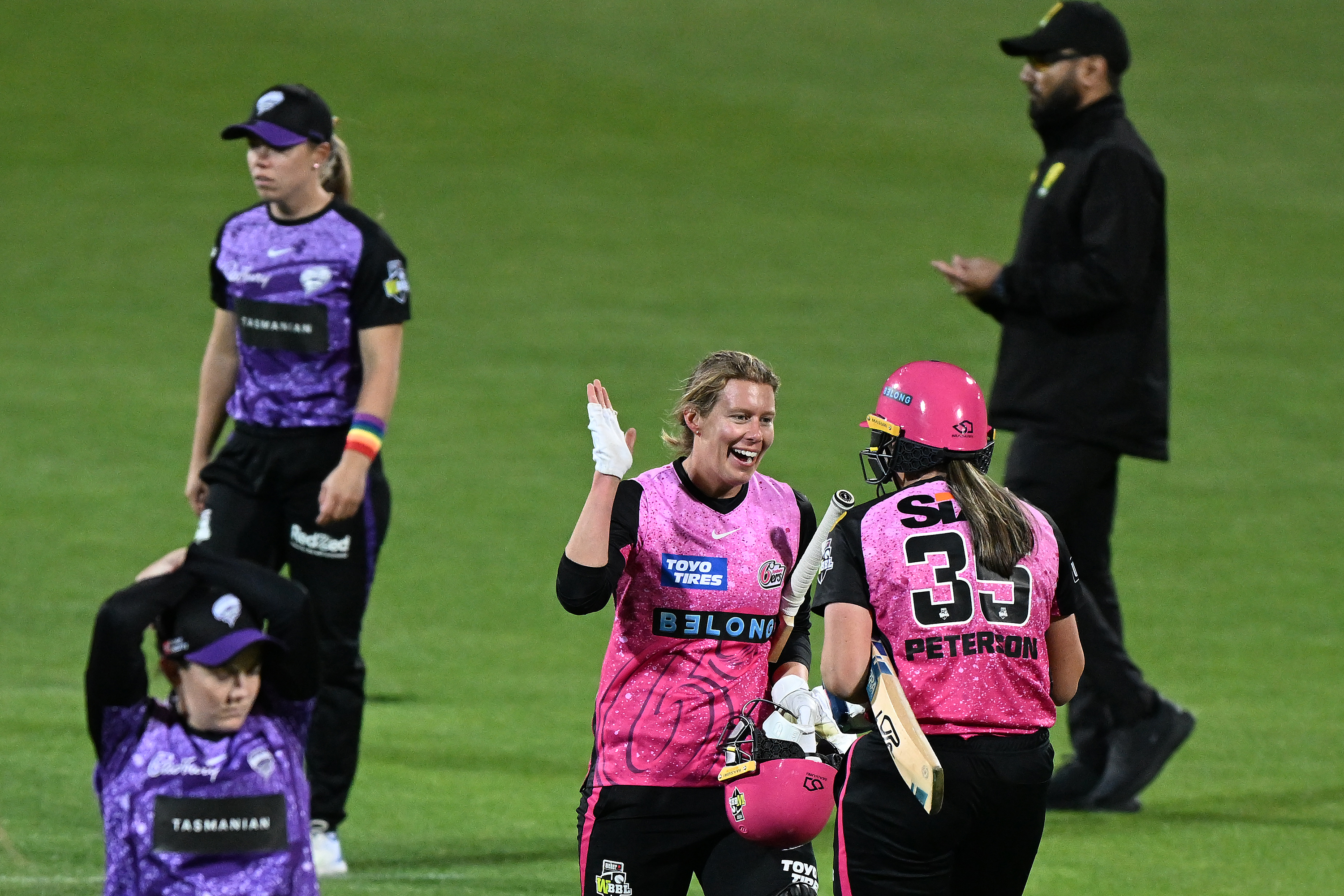 Sixers hang on in Hobart | Sydney Sixers