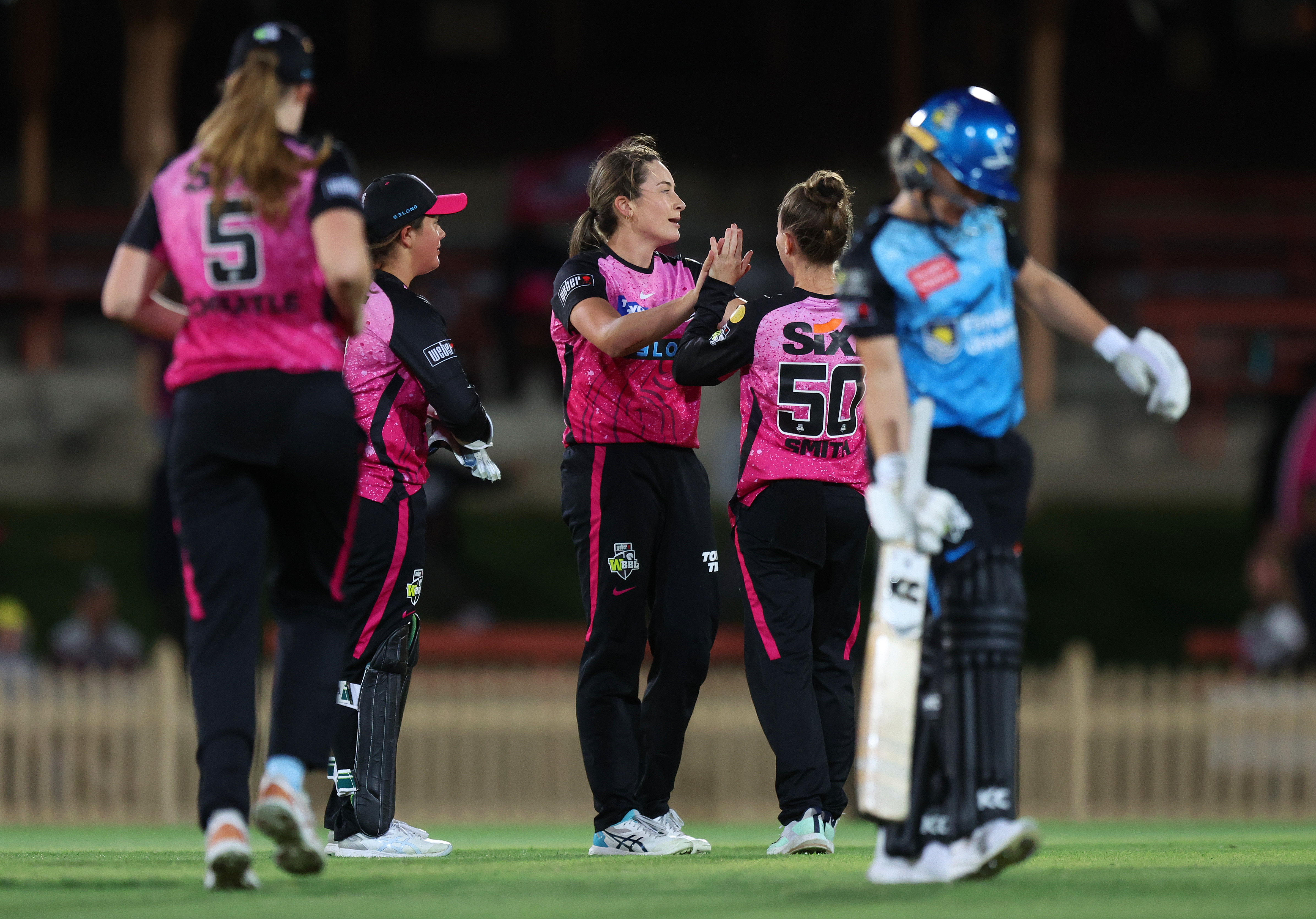 Sixers finals hopes on edge after Strikers claim victory | Sydney Sixers